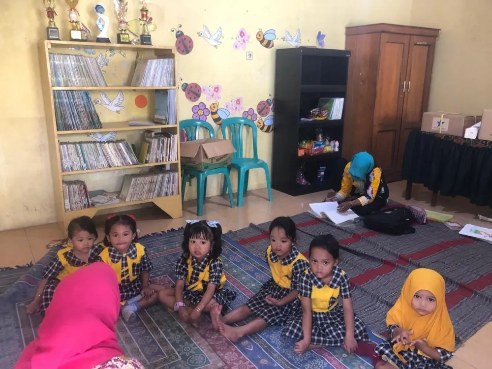"Pelatihan Literasi Digital Kreatif untuk Anak PAUD di Perpustakaan"